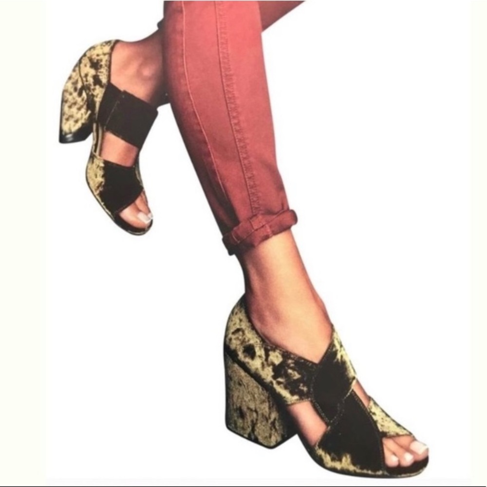 Cabi Interlock Moss Green Crushed Velvet Heels - Gem